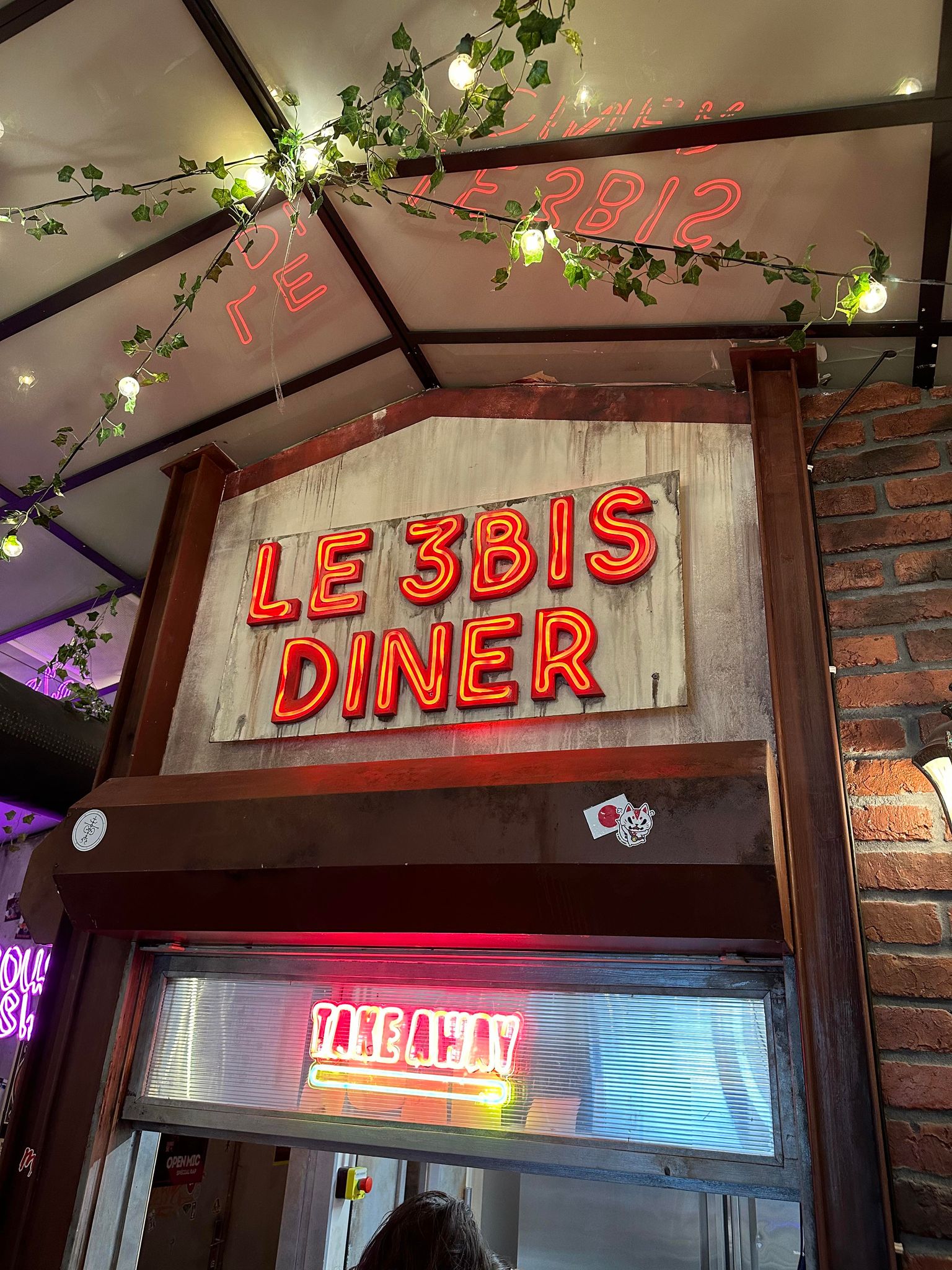 Nous avons testé le 3Bis, ce bar à jeux immersif et original situé au ...