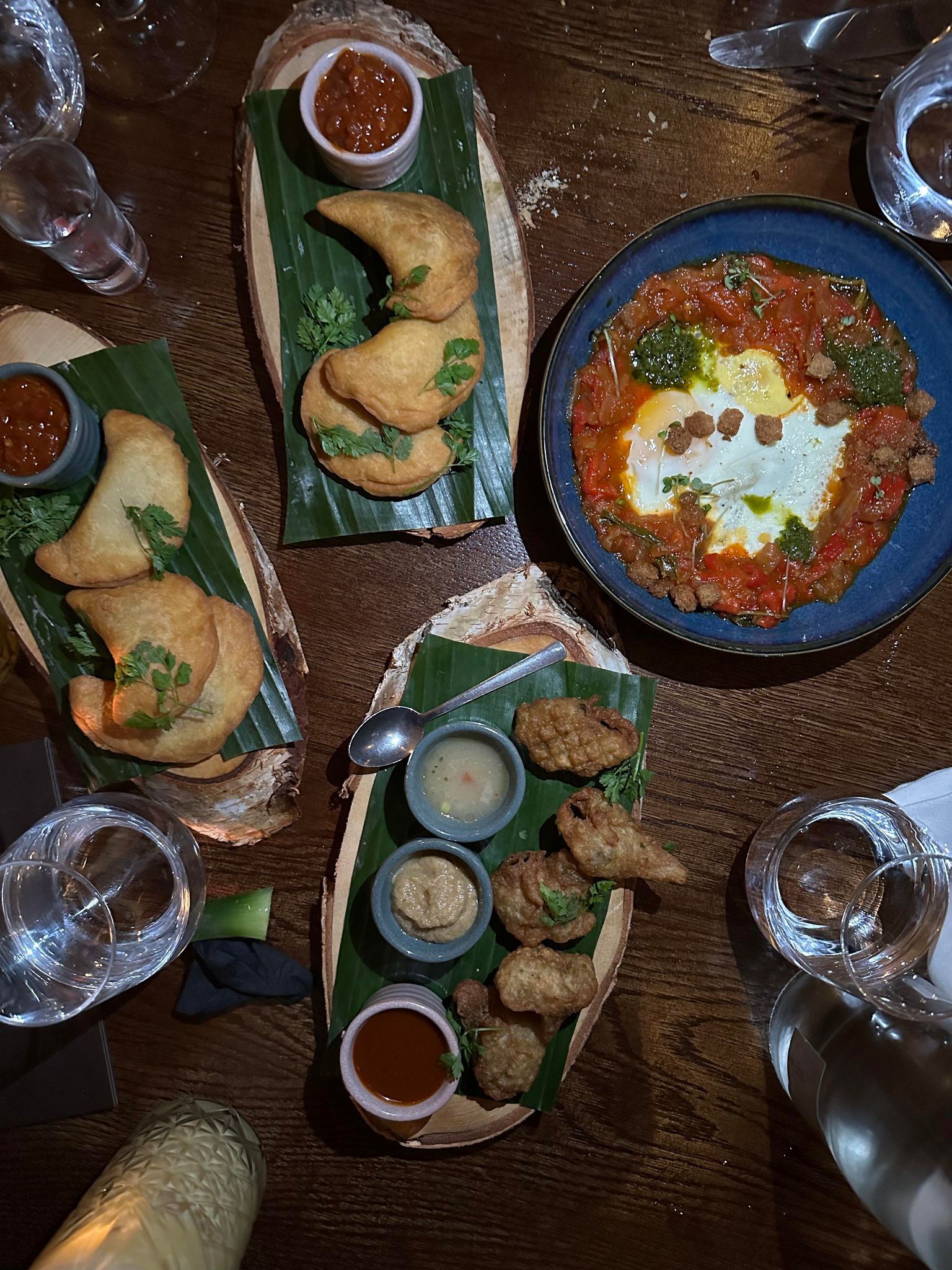 Oya, le nouveau restaurant festif parisien qui propose une cuisine ...